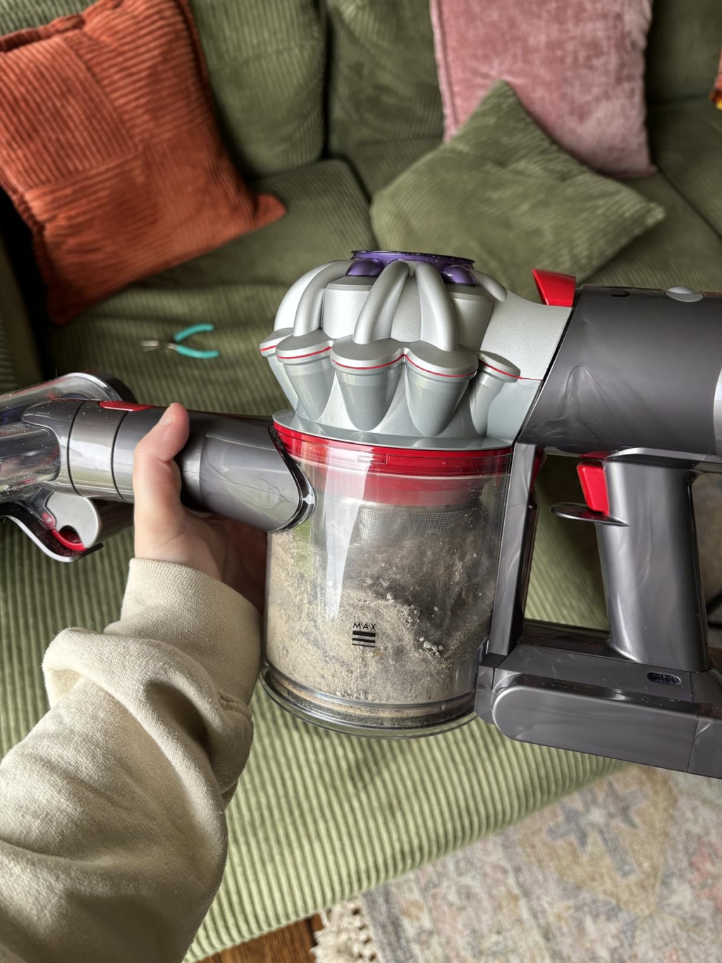 I Bought the Dyson V8 Plus Cordless Vacuum – Here’s My Honest Review of ...